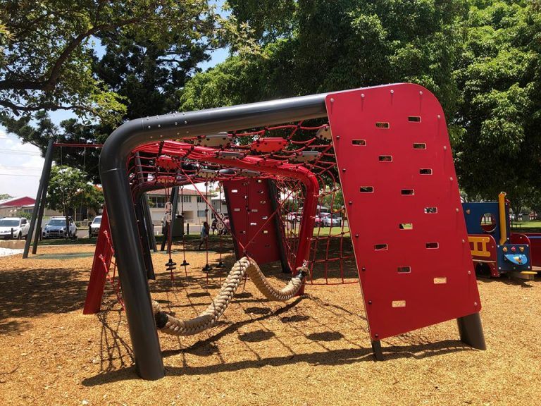Alexandra Park Zoo and Playground Bundaberg - Wide Bay Kids